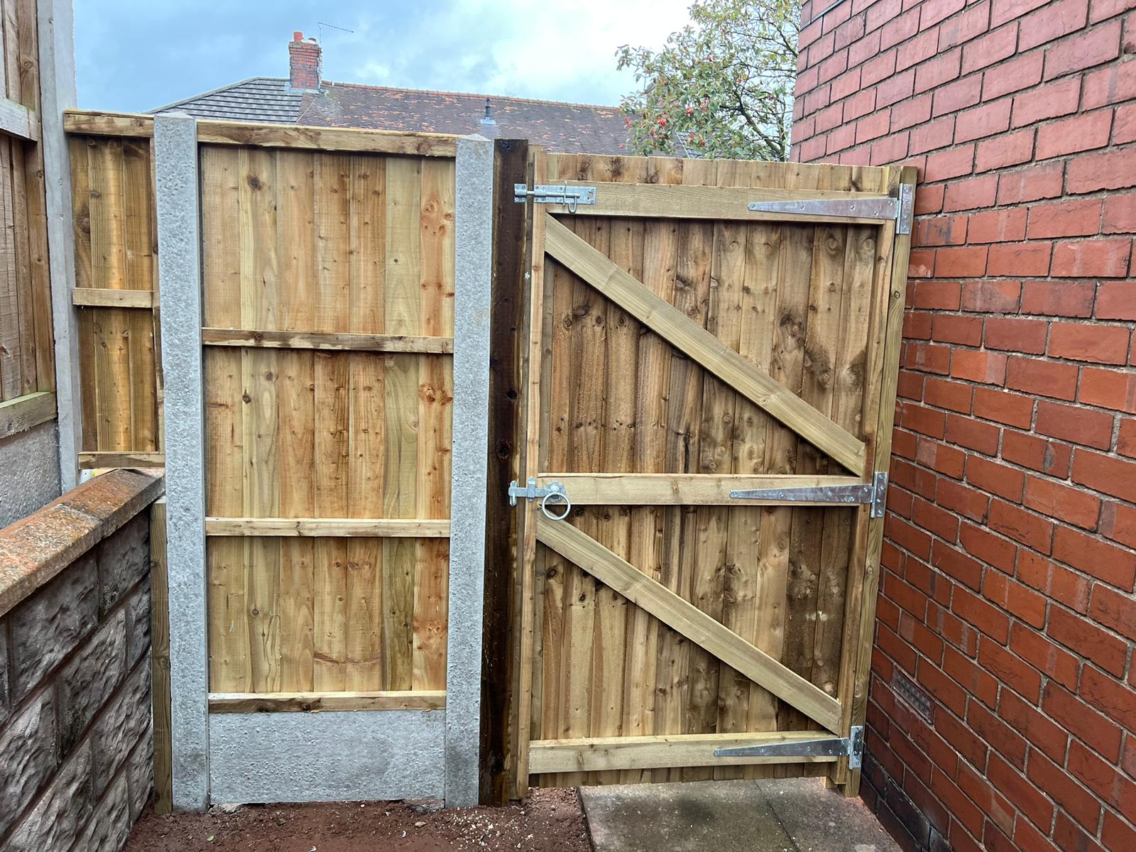 Featheredge Gates » Wards Fencing